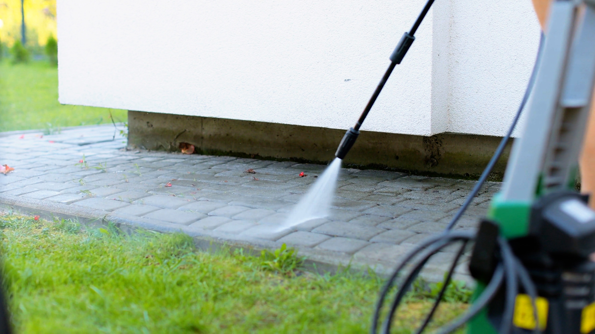 The Importance Of Home Exterior Cleaning – Marc and Mandy Show